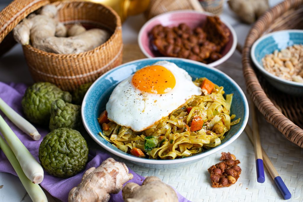 Bami Goreng mit Ei und Hühnchen | Fairtrade Original (DE)
